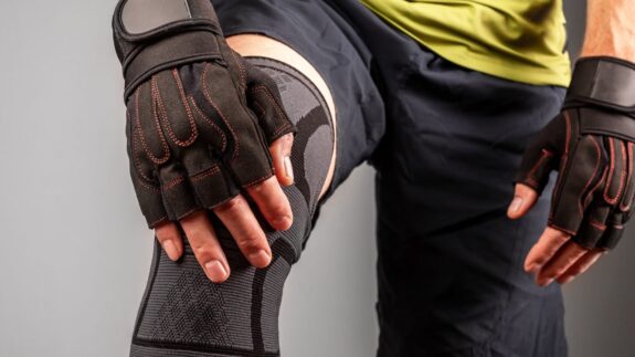 Why Knee Caps Are Used In The Gym? - FitMax
